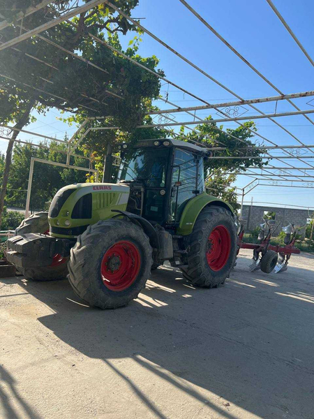 Claas arion 630c sotiladi.