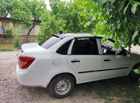 Lada granta 1.6 ideal