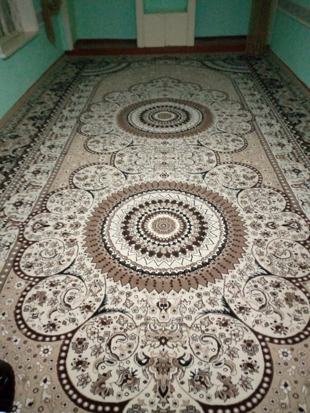 Gilam sotiladi yangide