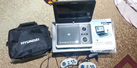 Portativ dvd player.