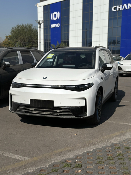 Leapmotor c16 avtosalon