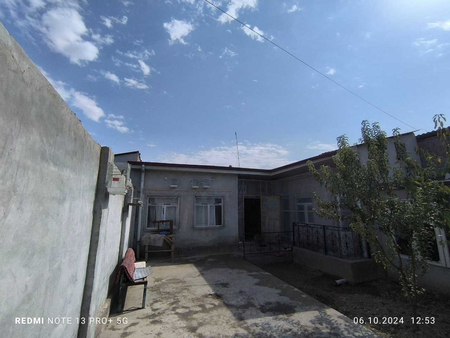 Zangiota tumani, Laylakxona ko\\\'chasidagi, 2.2 so\\\'tixli uy sotiladi
