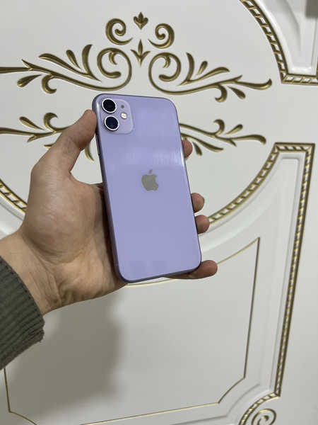 Iphone 11 ideal.