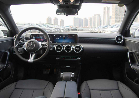 Mercedes Benz A200L SPORT