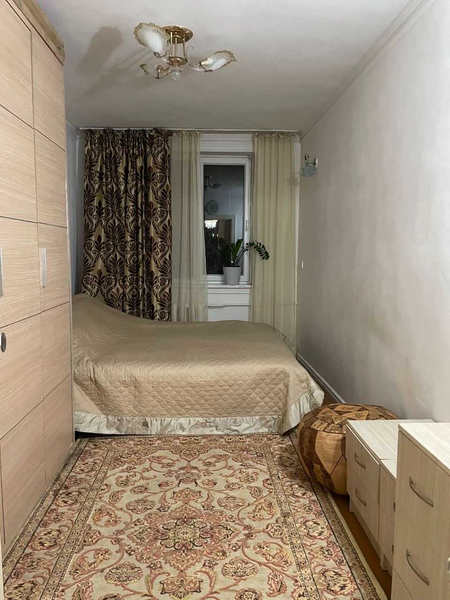Сдается 2 ком на Новомосковской, в центре. Можно студентам