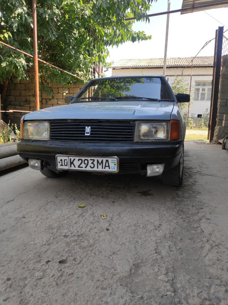 Moskvich 2141 sotaman