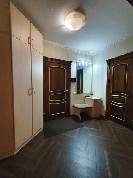 Метро БИЙ, аптека 36/6, продаётся 2(3)-комнатная квартира 77серии