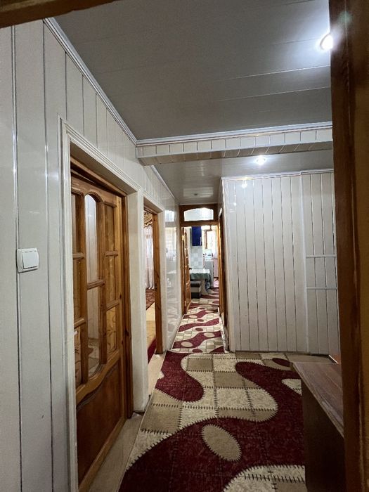 Тошкент шахар Кора камиш 2.1 да квартира срочно сотилади.