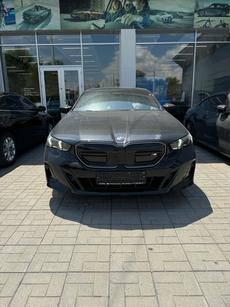 Продам BMW i5 M60 Full в идеале