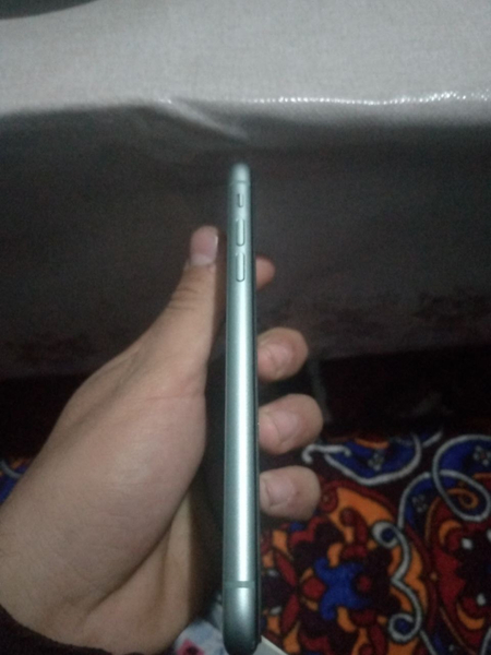 Iphone 11 sotiladi 128 pamit