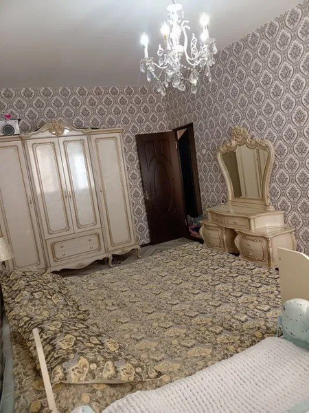 Юнусабад 12й квартал. 3/5/5
Панельный дом