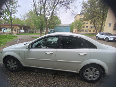 балый Lacetti 2019