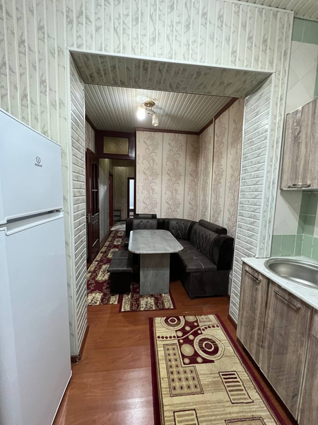 Qoraqamish 2/1 2 xonali uy zudlik bilan ijaraga topshiriladi