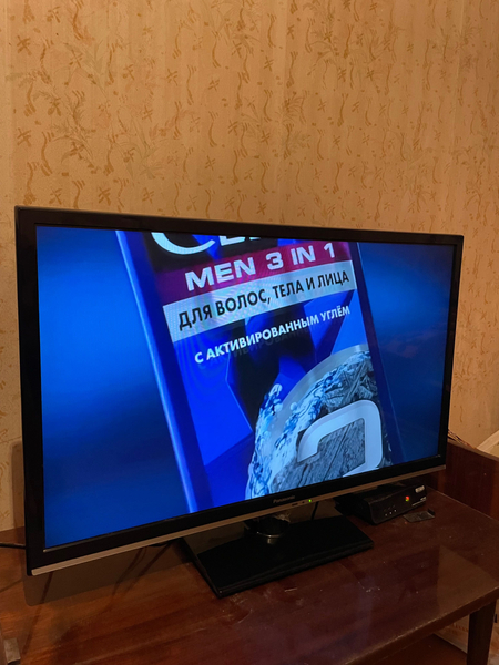 Телевизор Panasonic VIERA 32 дюйма