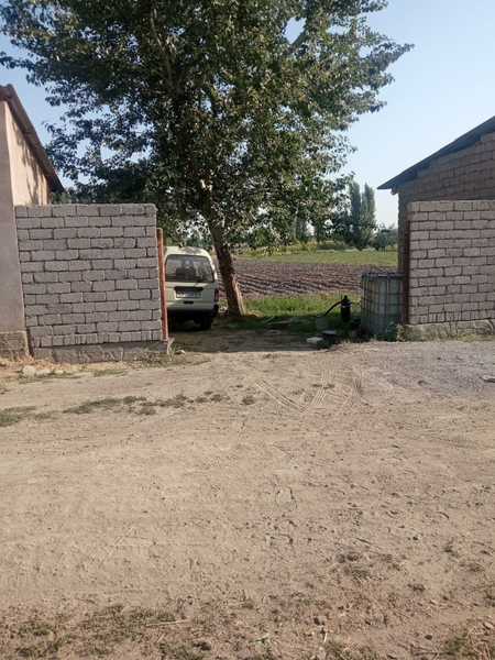 Uchaska sotiladi queuq yer