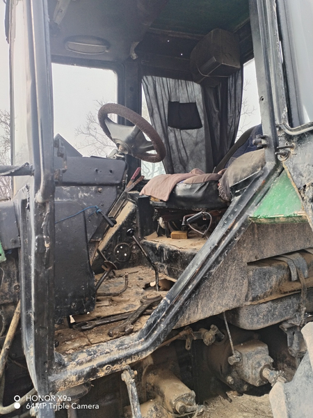 Traktor juda ideal tayyor holatda