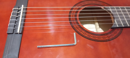 Gitara sotiladi holati ideal ishlatilmagan