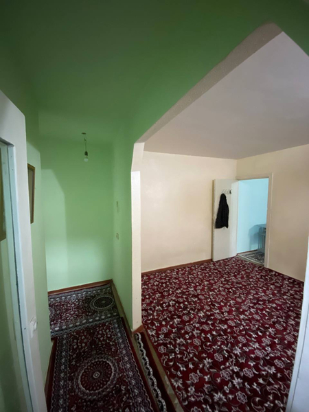 Tojmahal tòyxonasi tomonda 2 xonali uy sotiladi