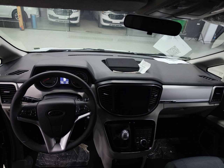 JAC M4 AFTOMAT 2l turbo 9 mesta