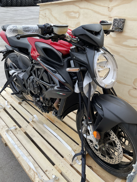 Мотоцикл MV Agusta Brutale 800 Rosso 2020 (Италия)