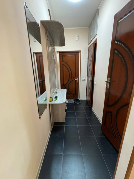 Продам квартиру 2/3/5 на Художники ,бий ,буз базар ,метро ,буюк ипак