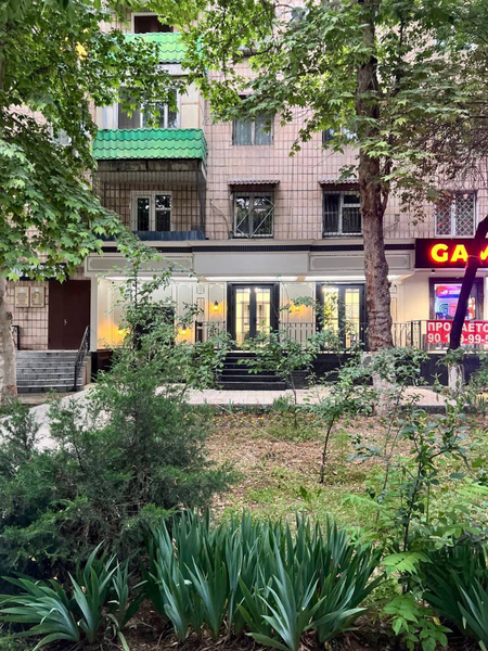 Продается нежилое помешение Ор-р: Метро Айбек 95 м2