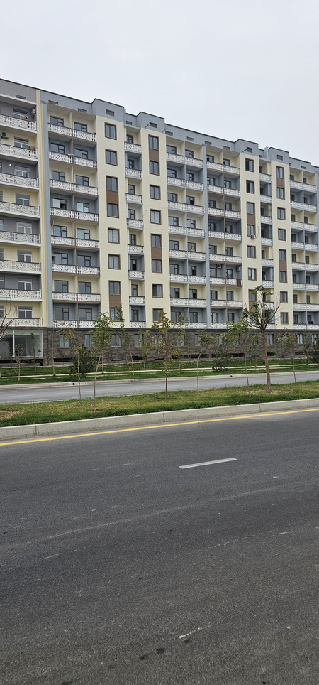 Eco sity да пишик гиштдан курилган 3 хонали ремонтли квартира сотилади