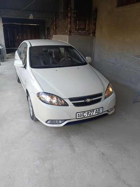 Gentra (evro 1 pozitsiya) sotiladi,molochniy rang