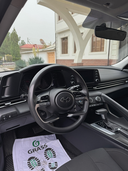 Hyundai Elantra 2Позиция 2024 Состаяние Идеално топтоза Пробег 75000km