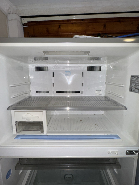 Холодильник LG в хорошем состоянии , модель GR-M802GLHW