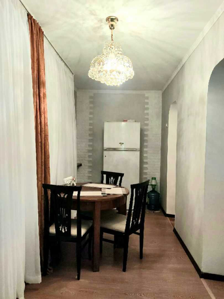 Продаётся квартиры 3/2/5 на М-Улугбекском  районе Ул.М.Улугбек,(J1197)