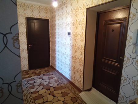 2 xonali kvartira sotiladi. Gorniy universitetini orqasida.