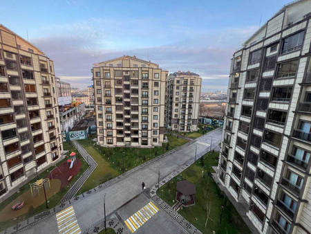 Продам трешку полноценную в Istanbul city 83m2 на А. Каххара центр!`