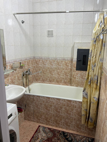 Сдаётся в аренду 3х комнатная квартира, 9 этажный дом 6 этаж. 72кв/м.