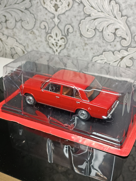 ВАЗ 2101 Hachette, масштаб 1/24