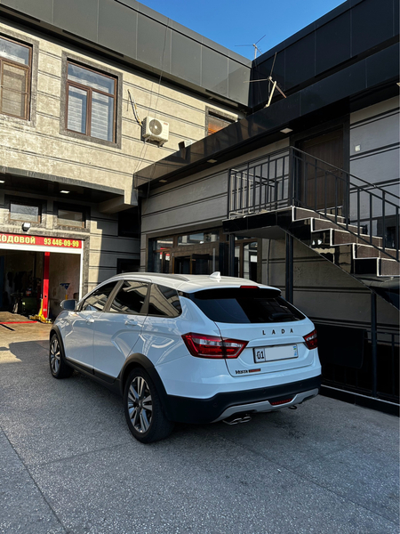Продаётся Lada Vesta sw cross 1.6