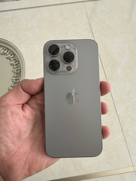 Iphone 15 pro 256gb 100% 950$