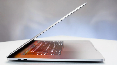 MacBook Air M3 2024