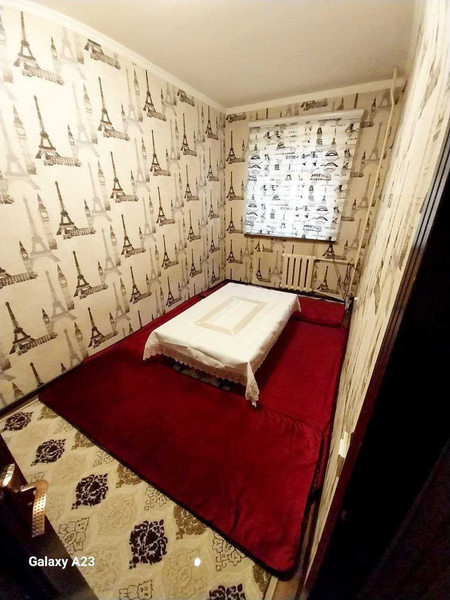 Алайский базар  4х комн 3эт 4эт дом кирпич 2х6