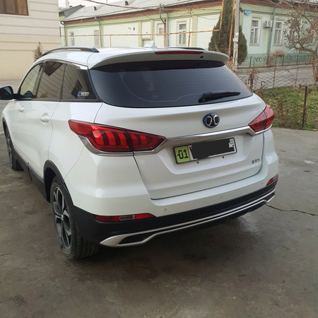 Электромобил baic