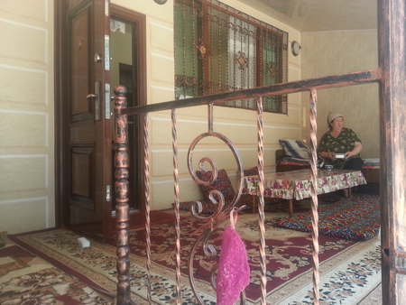 Chilonzor 20 KV  1 etaj 3 xonali uy arintir ilon ota maschidi