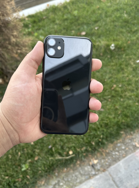 Iphone 11 sotiladi bez karopka xolat zor 128tali yomkst 100 usiliny
