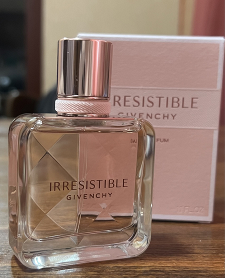 Givenchy. Irresistible. Парфюмированная вода. 35мл. Оригинал.