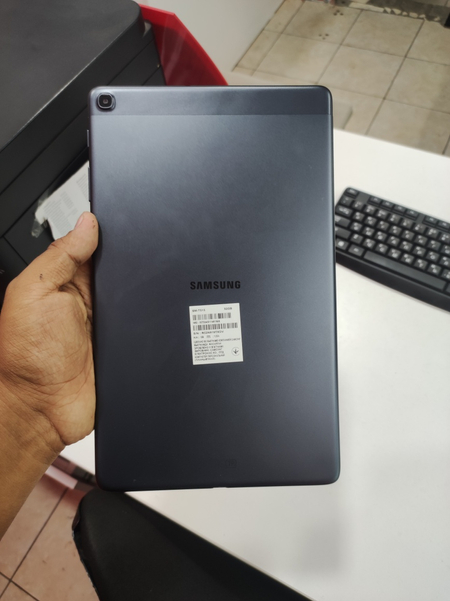 Срочно продается Планшет Samsung galaxy Tab A 10.12/32 (SM-T515)