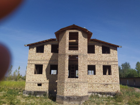 Uy sotiladi 550m2
