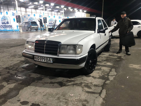 Mercedes-Benz 124