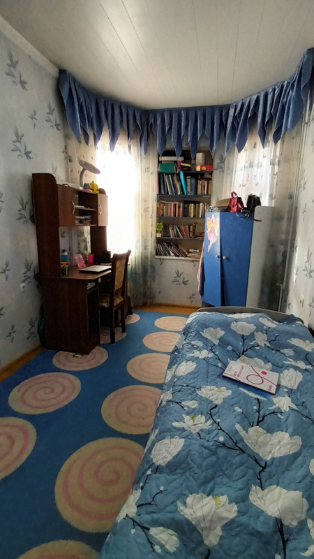 Продаётся трёхкомнатная квартира.