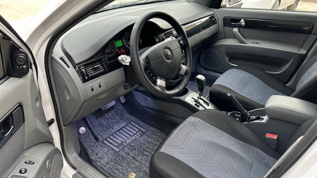 Gentra 3 benzin 11.000km yurgan faqat minish kerak kraska toza rang oq