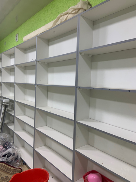 Срочна магазин мебел сотилади