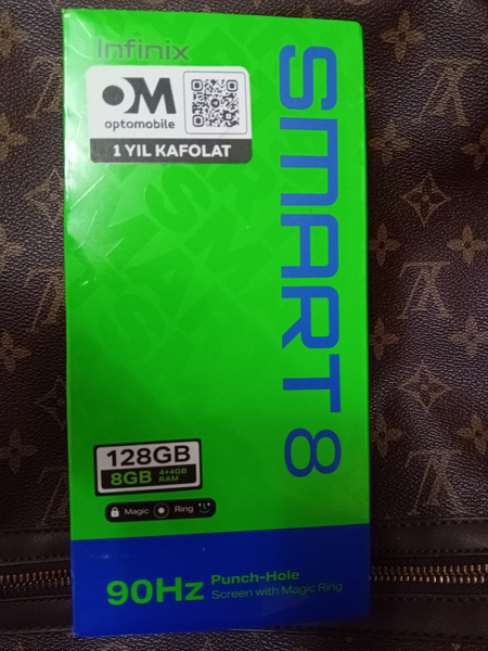 Assalom alekum telefon sotiladi Original imei utgan infinix smart 8